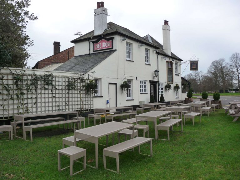 Common Road The Cricketers Pub (The Three Horseshoes) - Redbourn ...